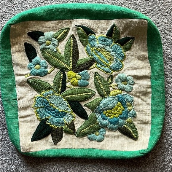 crewel work pillow cover | Bedding | Vintage Floral Crewel Embroidered ...
